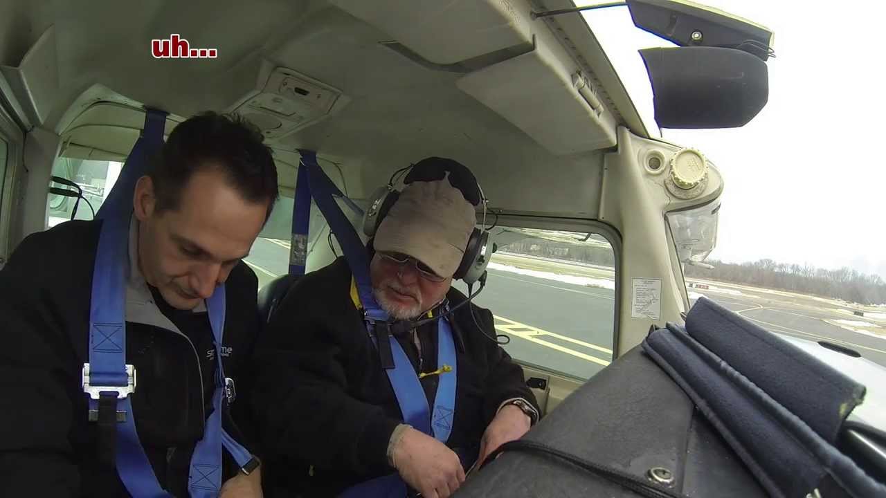 Flying the Cessna C152, Seat-belt Safety - YouTube
