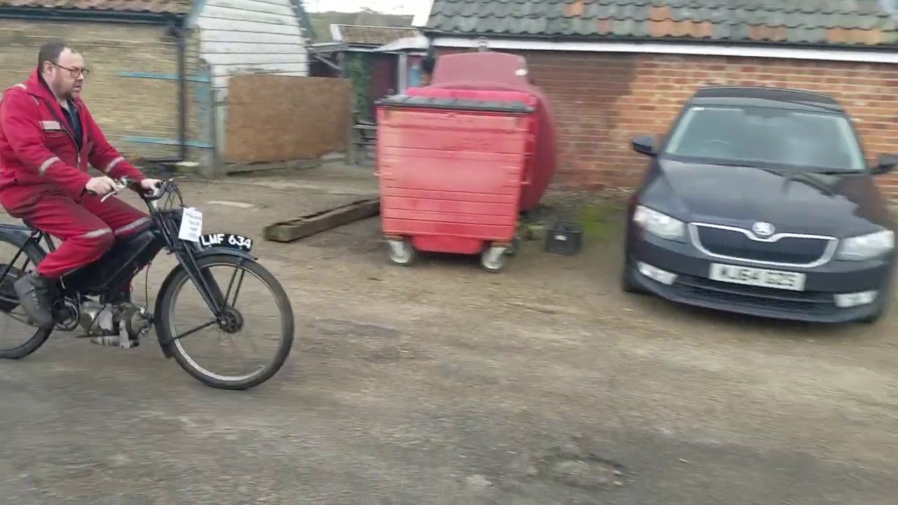 1940 Rudge Autocycle 98cc at Andy Tiernans #07588RUW - YouTube