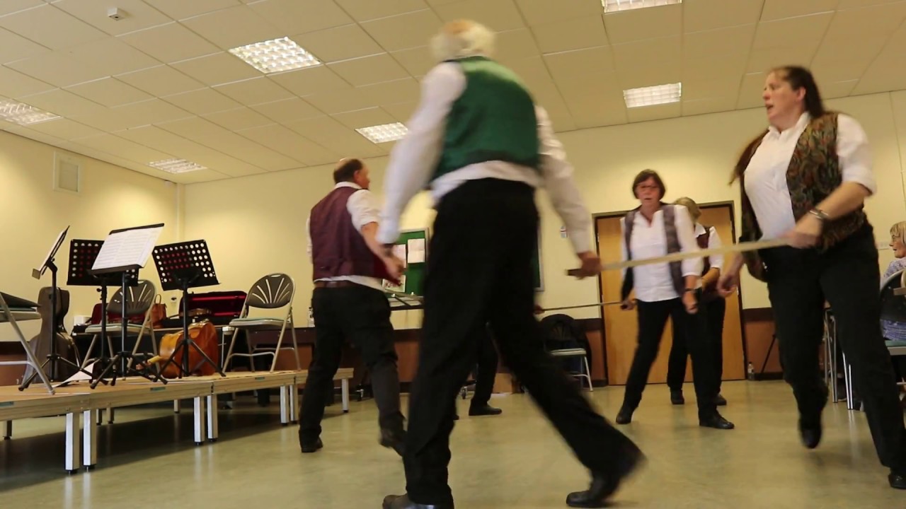 Boosbeck Longsword Dance Fig 2 - YouTube