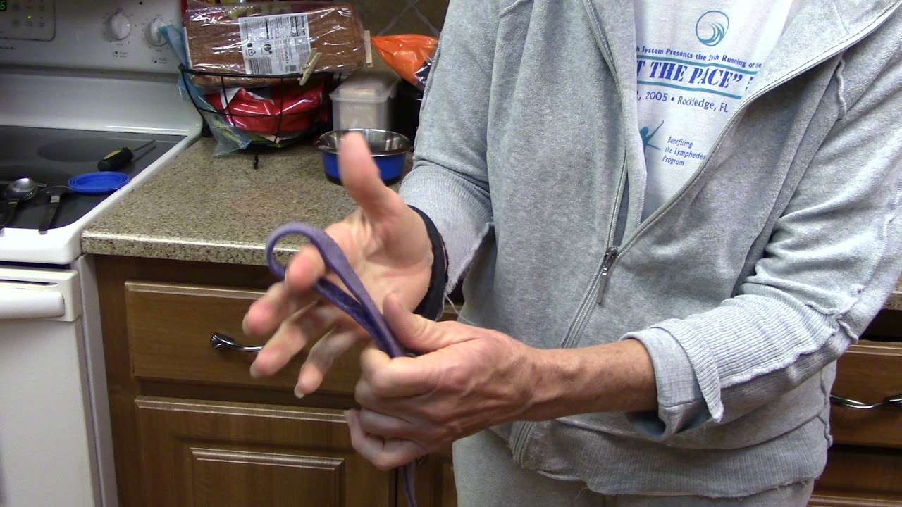 Proper leash holding - YouTube