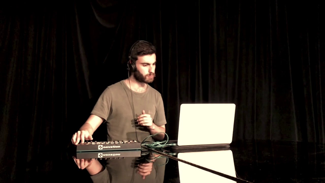 INTRO the XX Cover -Live Looping - YouTube