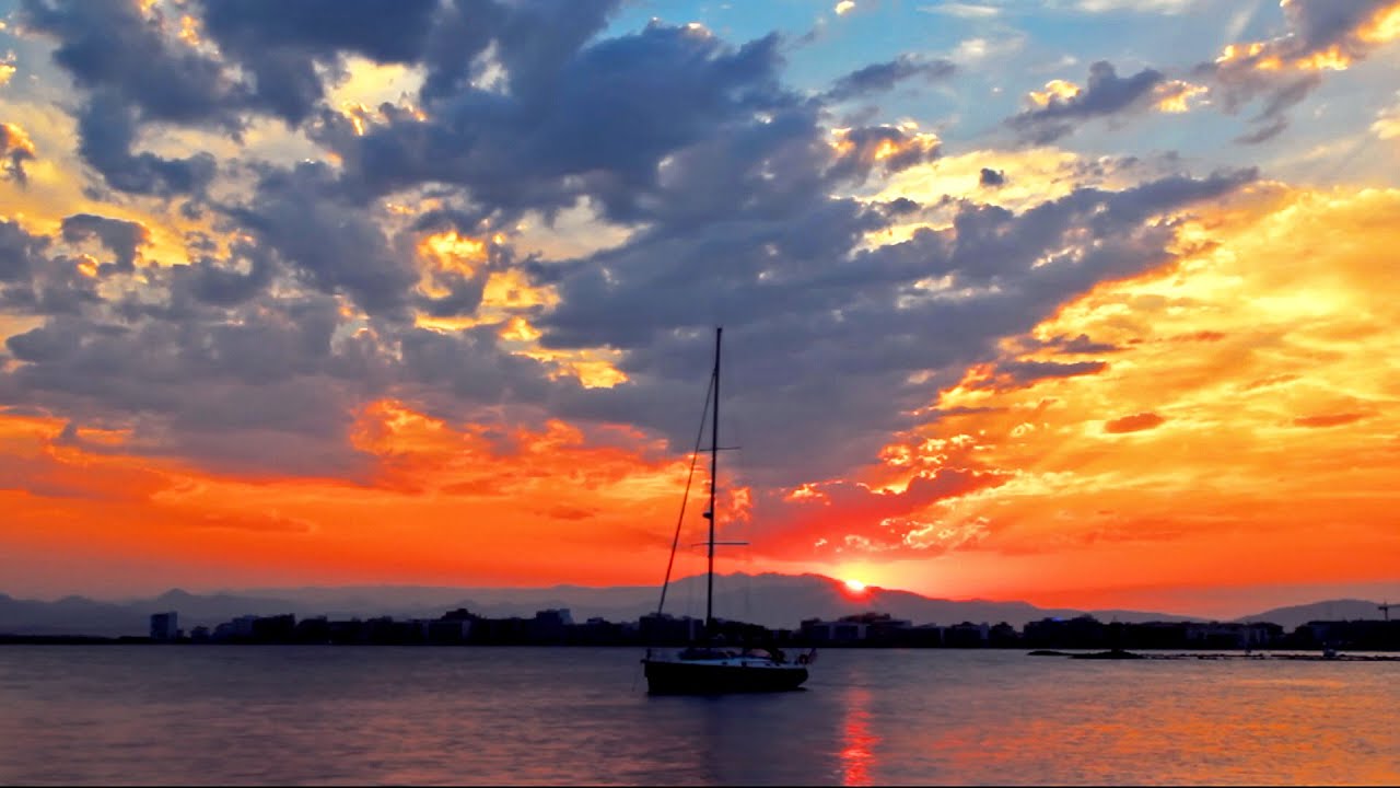 Costa Brava. Best sunset, time-lapse in Roses, Girona / Puesta de sol ...