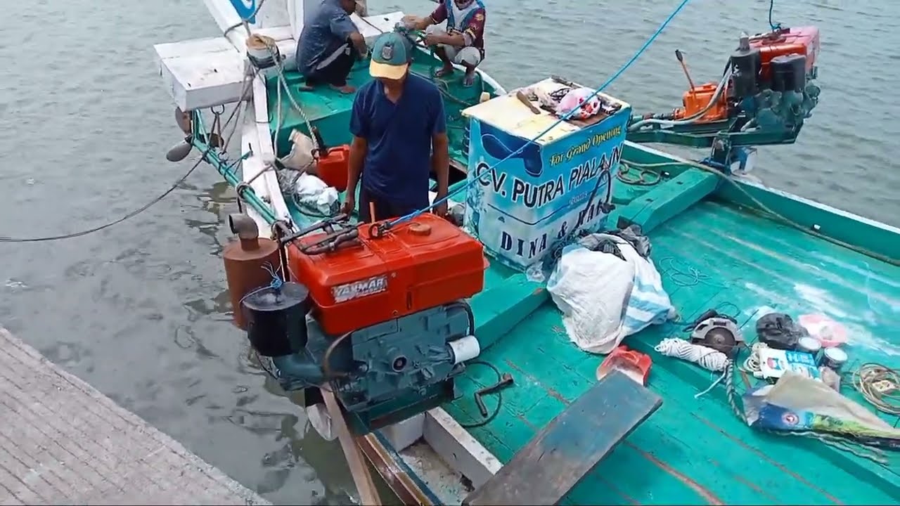 Test bunyi mesin Yanmar TF 300 di perahu slerek mini Shangrilla - YouTube