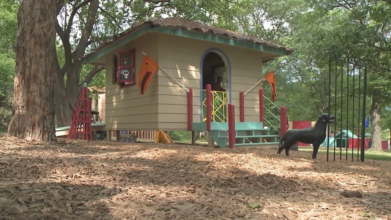 Powell Gardens opens Fortopia exhibit for summer - YouTube