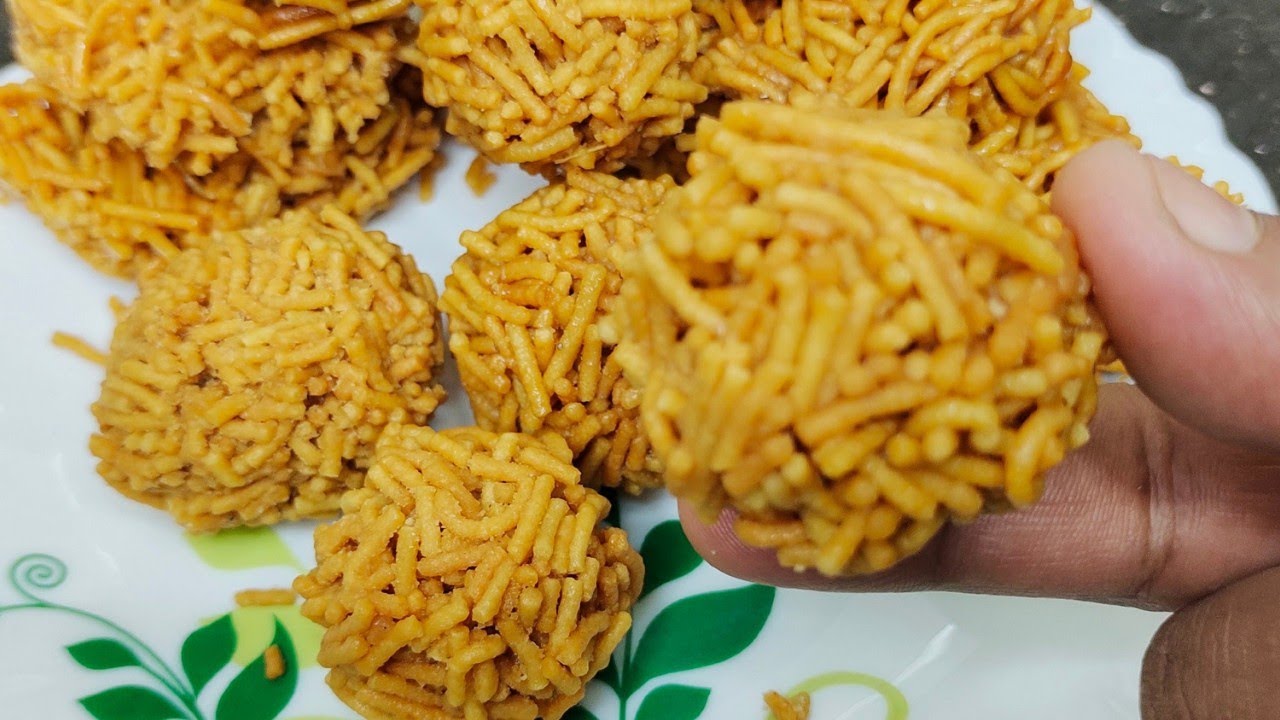 Mixture Mittayi Recipe in Telugu | Poosa Mithai | Mixture Chikki ...