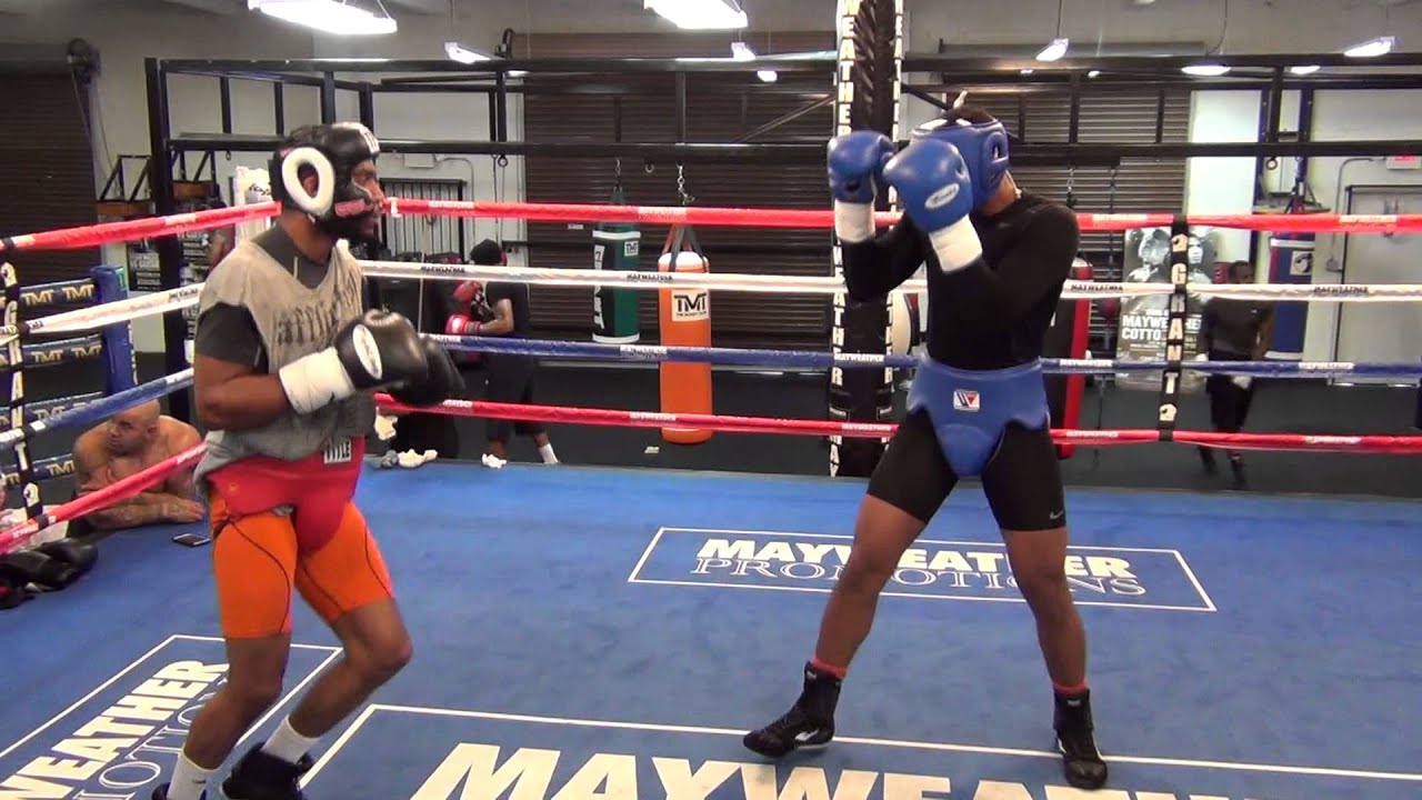 Sparring @ Mayweather Boxing Club with Chris Pearson and King Majid ...