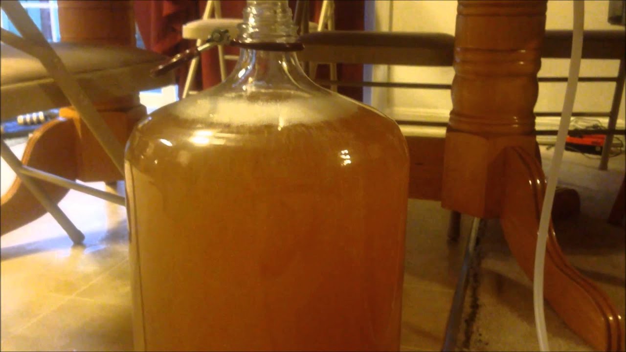 Degassing Homemede Wine With a Vacuume pump - YouTube