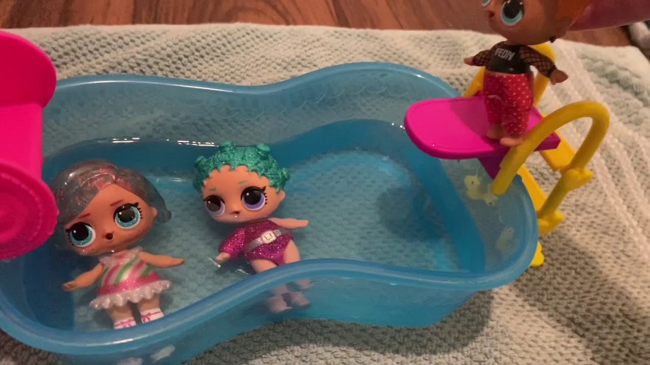 Lol pool party - YouTube