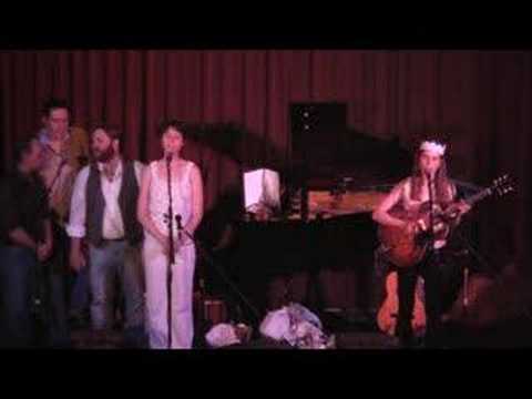 Ditty Bops - Lonesome Town - YouTube