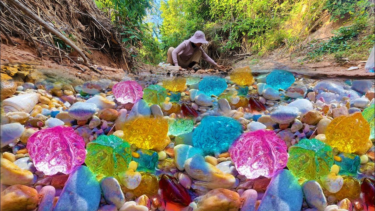 Mountain Agate and mountain canal Crystal: Finding Hidden Treasures on ...