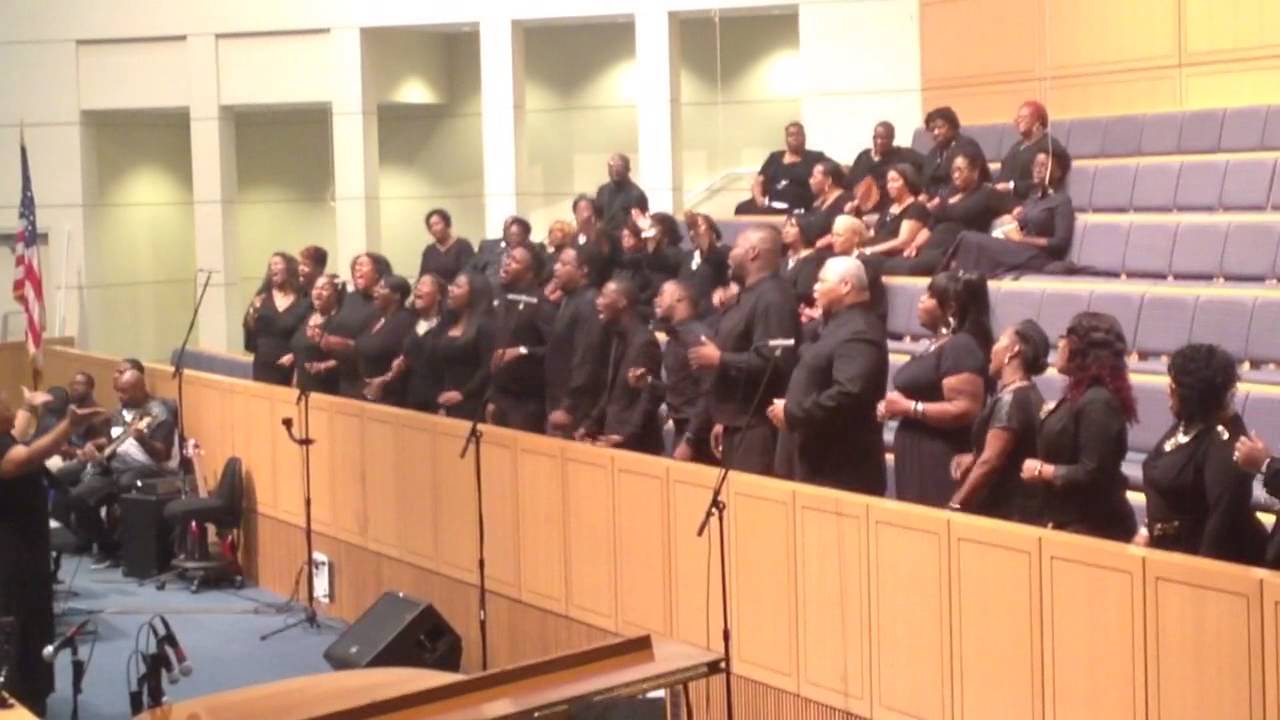 Angela Spivey & The Voices of Victory- Magnify Your Name - YouTube