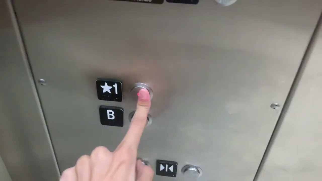 2022: Schindler HT Hydraulic Elevator - Apple Store, Broadway Plaza ...