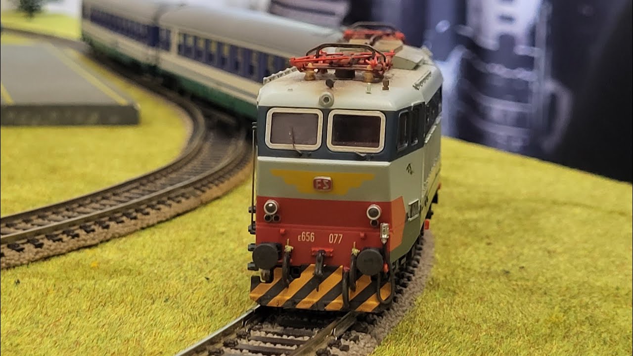 spiegazione modellino E656 077 Caimano prima serie della Roco - YouTube