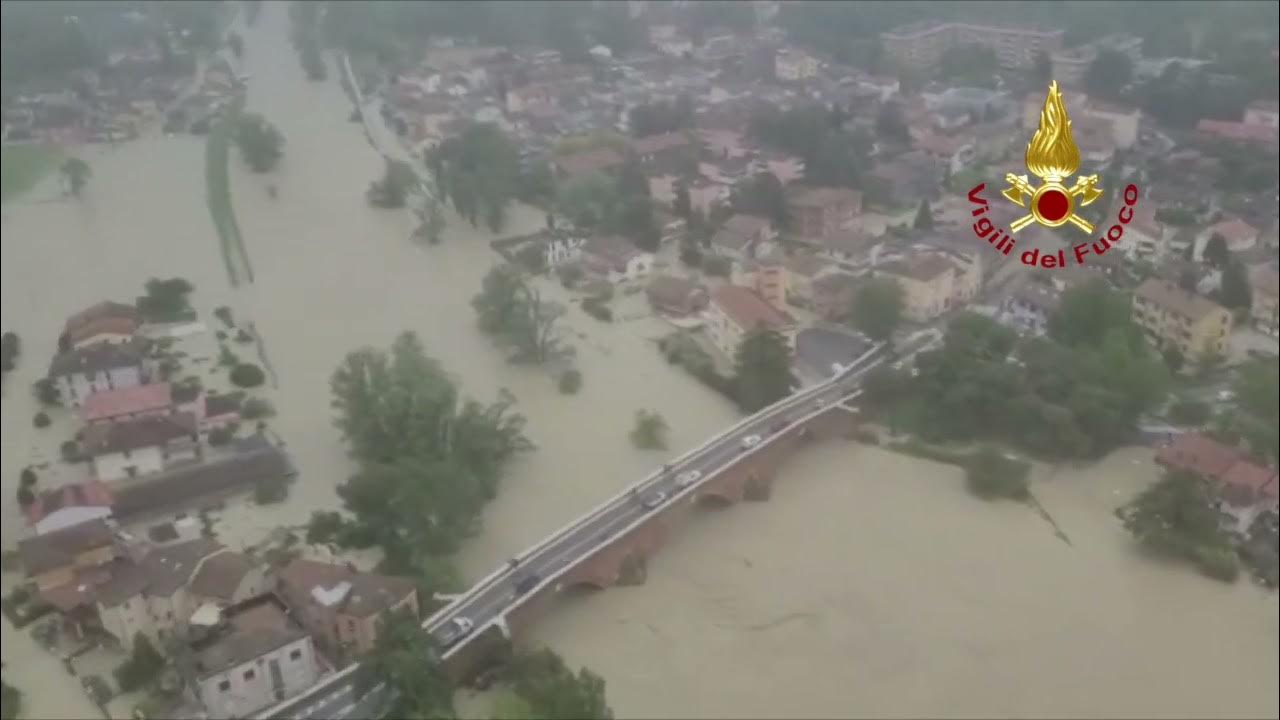 A Cesena esondato il fiume Savio - YouTube