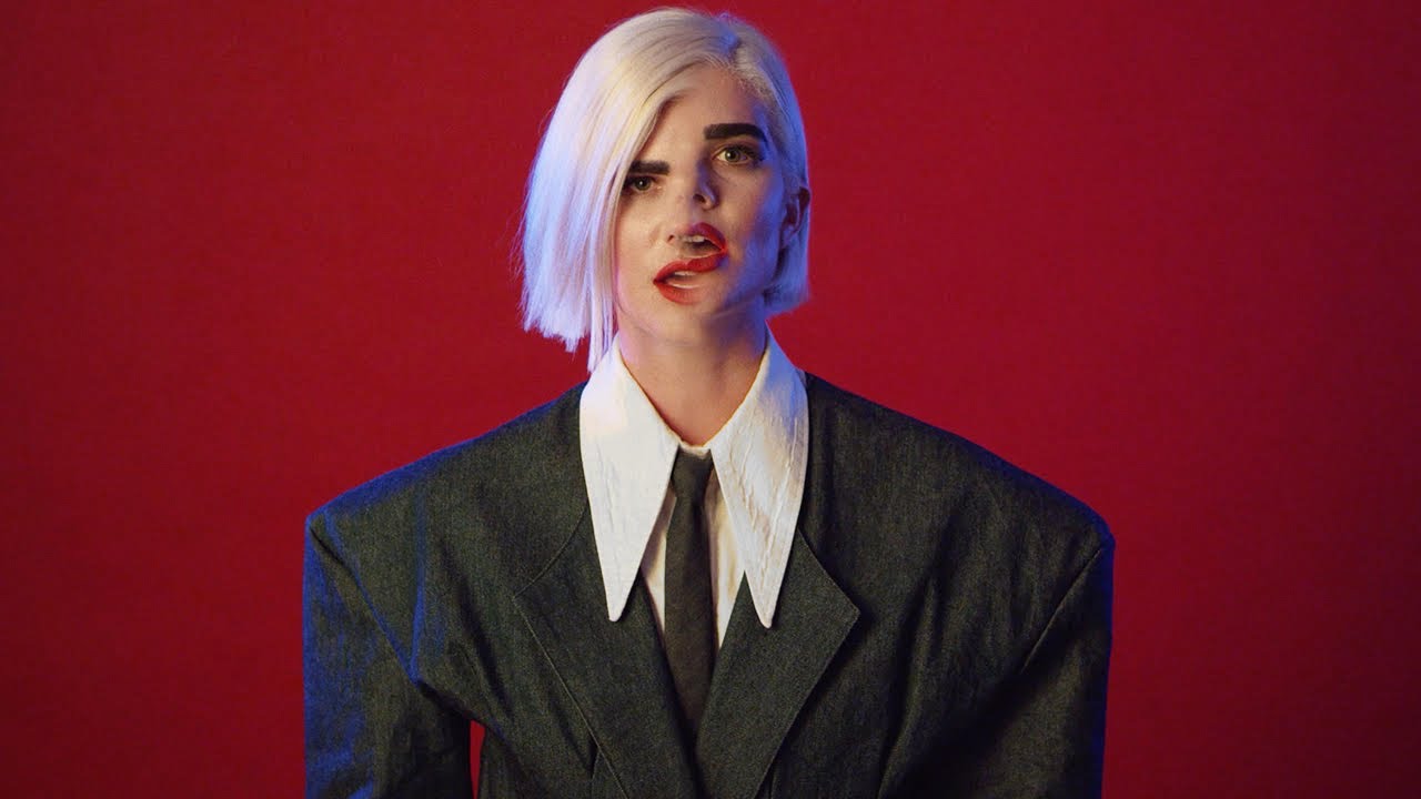 BEC SANDRIDGE | STRANGER (OFFICIAL VIDEO) - YouTube