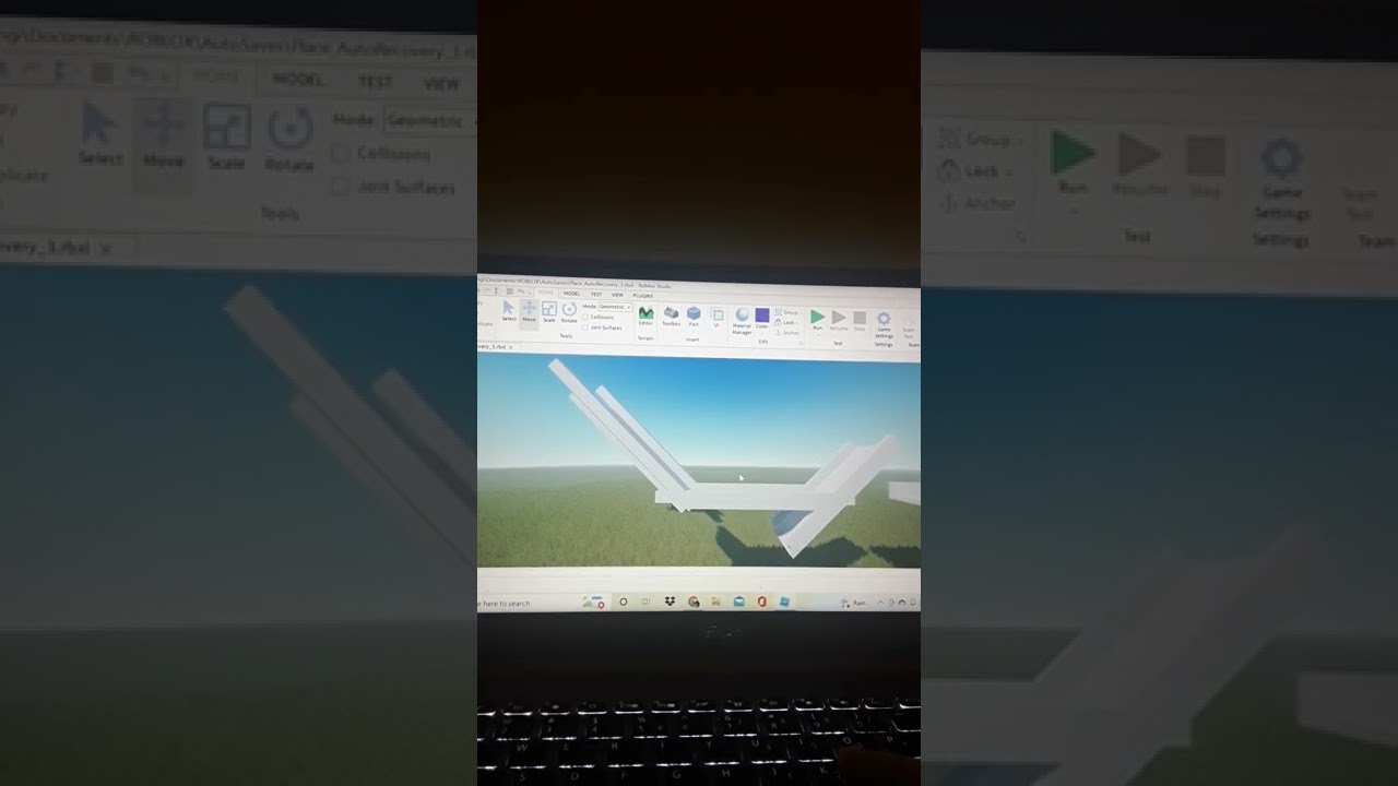 how to make a marble run in roblox studios - YouTube