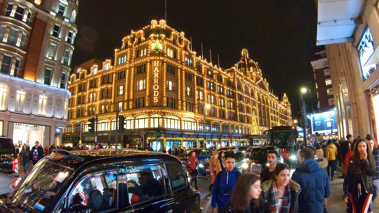 Christmas Walking London Harrods Festive Windows to Natural History ...