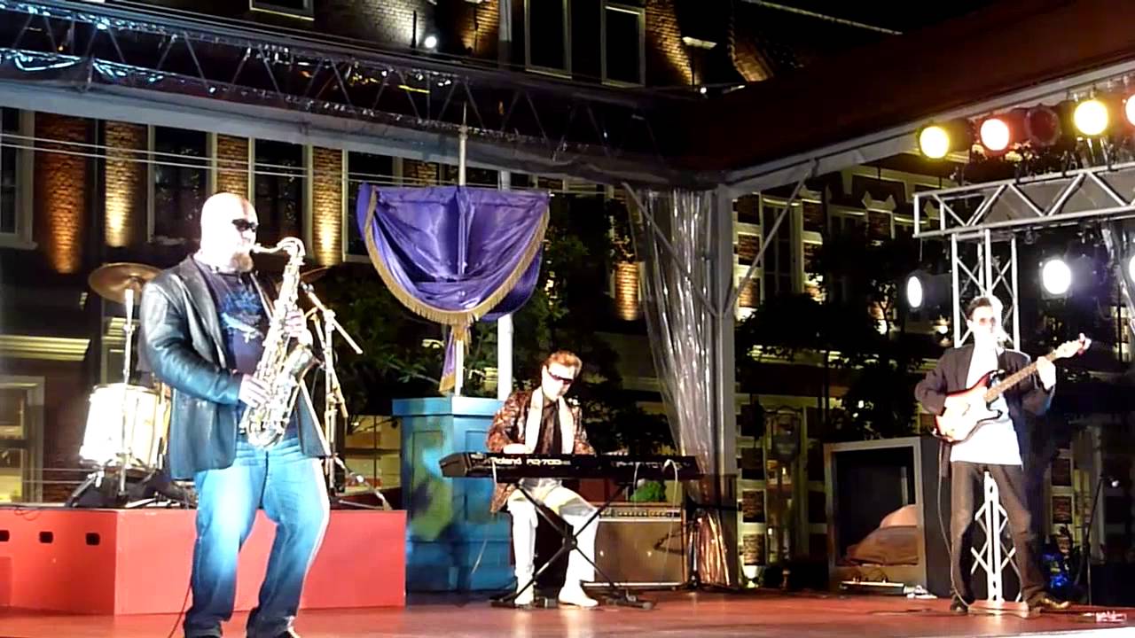 Trix Band in Japan - YouTube