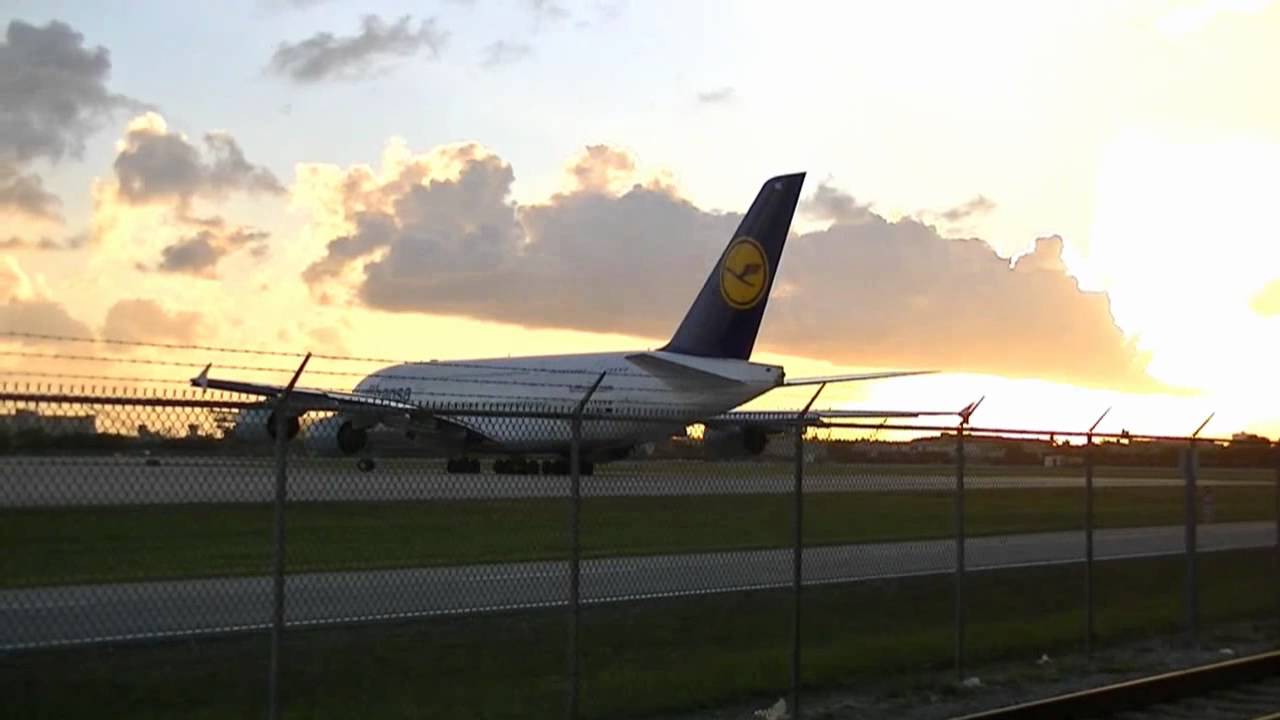 LUFTHANSA. A380-800. AMERICAN AIRLINES. 767-300ER. - YouTube