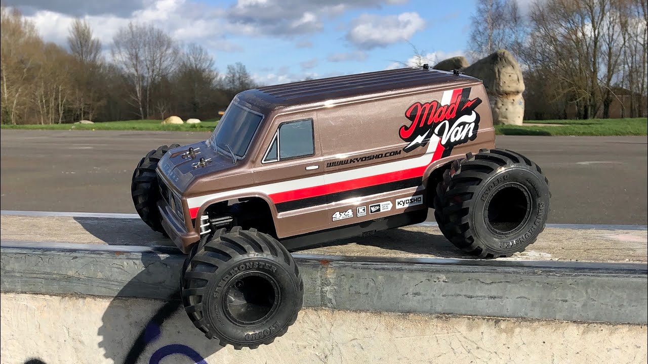 Kyosho Mad Van fun at skate park plus how to strip your spur gear! # ...
