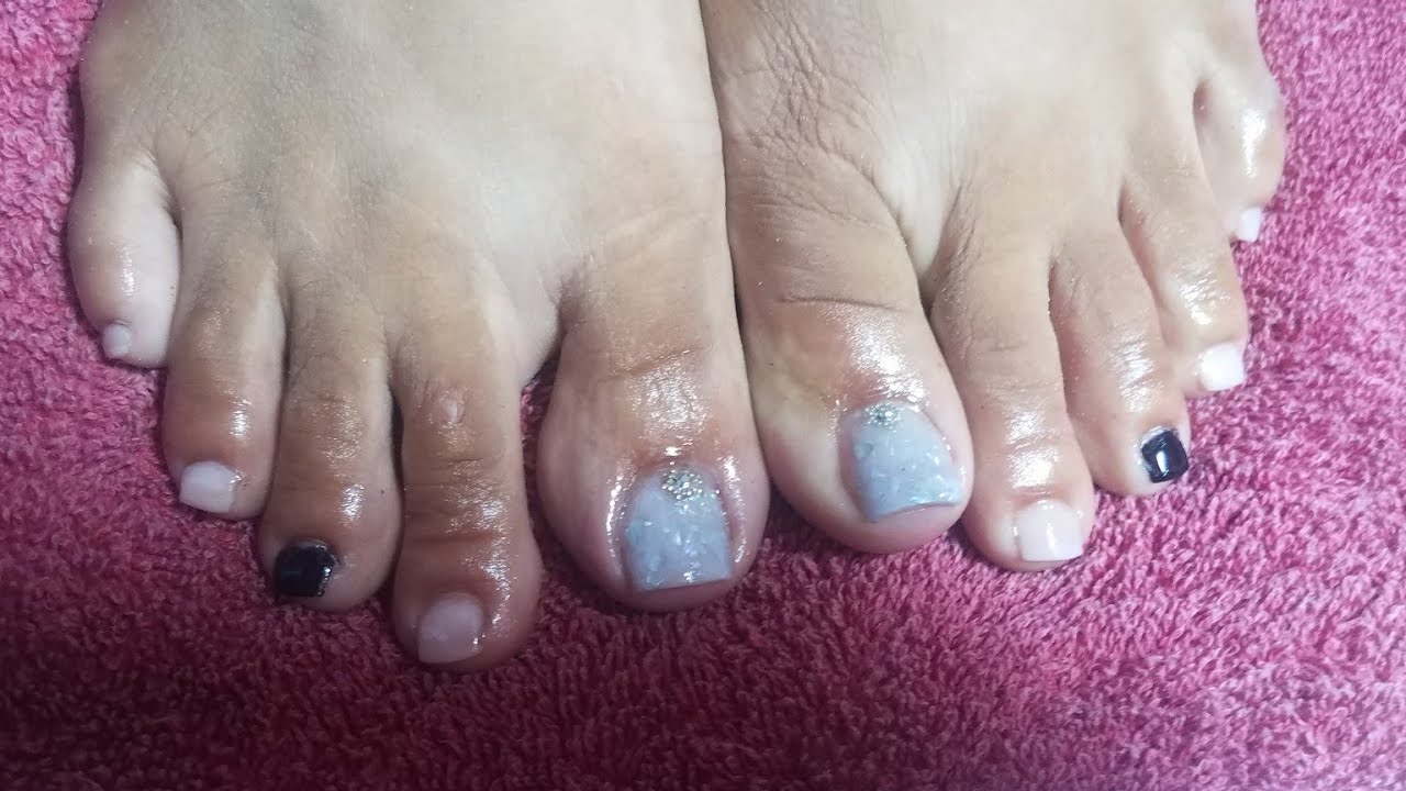 Glitter milk bath acrylic toenails - YouTube