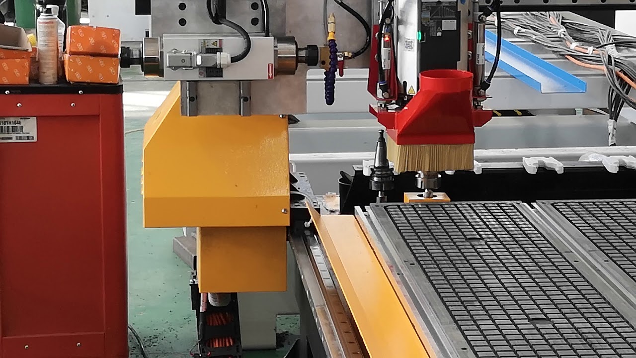 Automatic tool setting and measuring tool length - YouTube