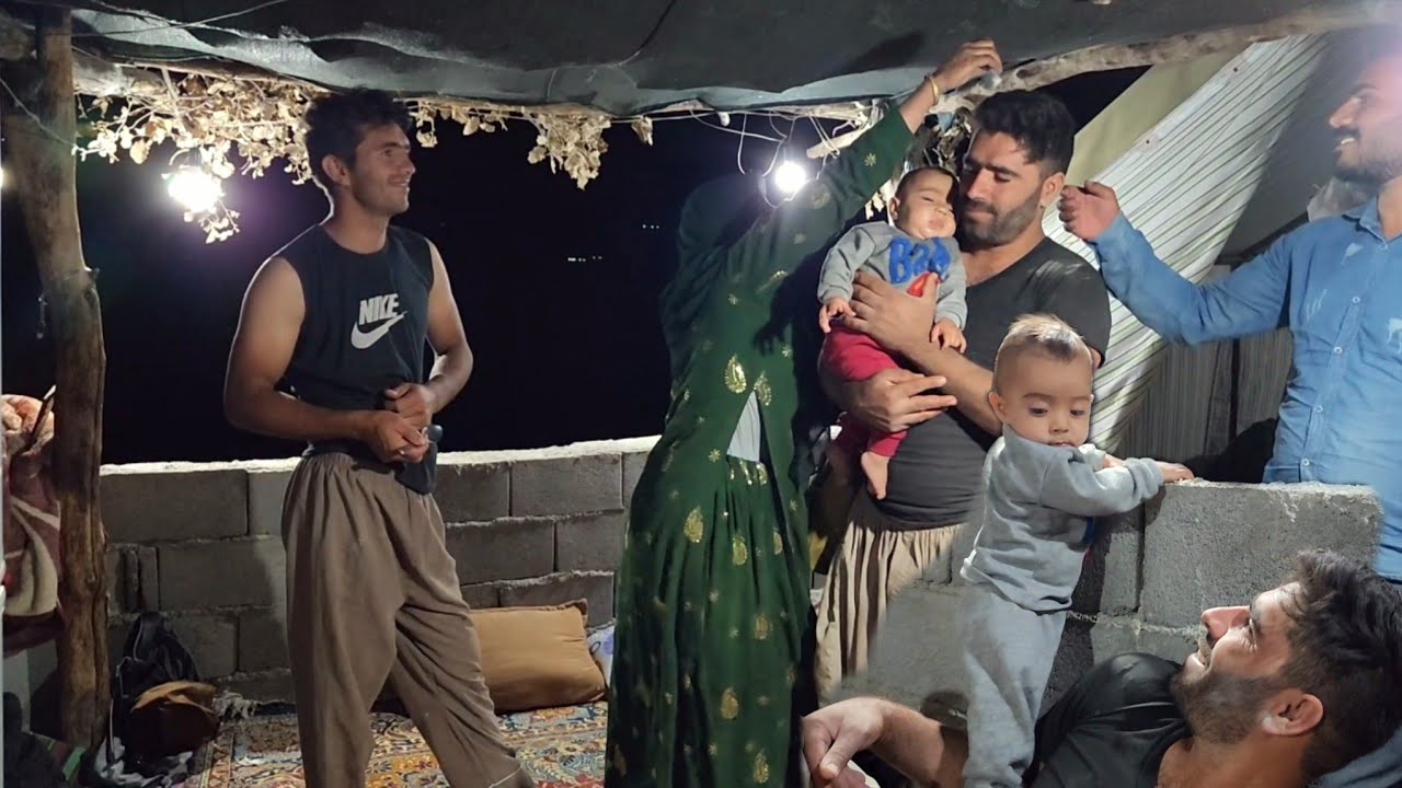 The beginning of familiarity with the documentary family of the life of ...