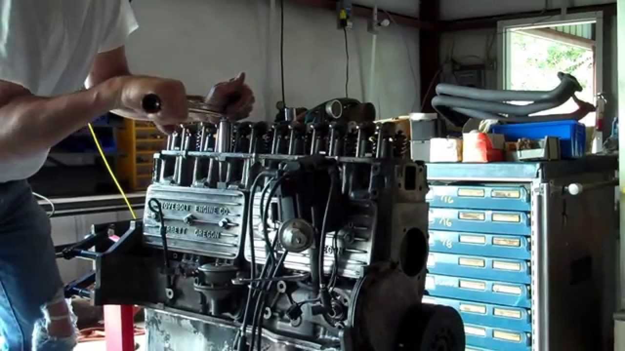 292 chevy head torque to 90-95 lbf*ft in spiral pattern - YouTube