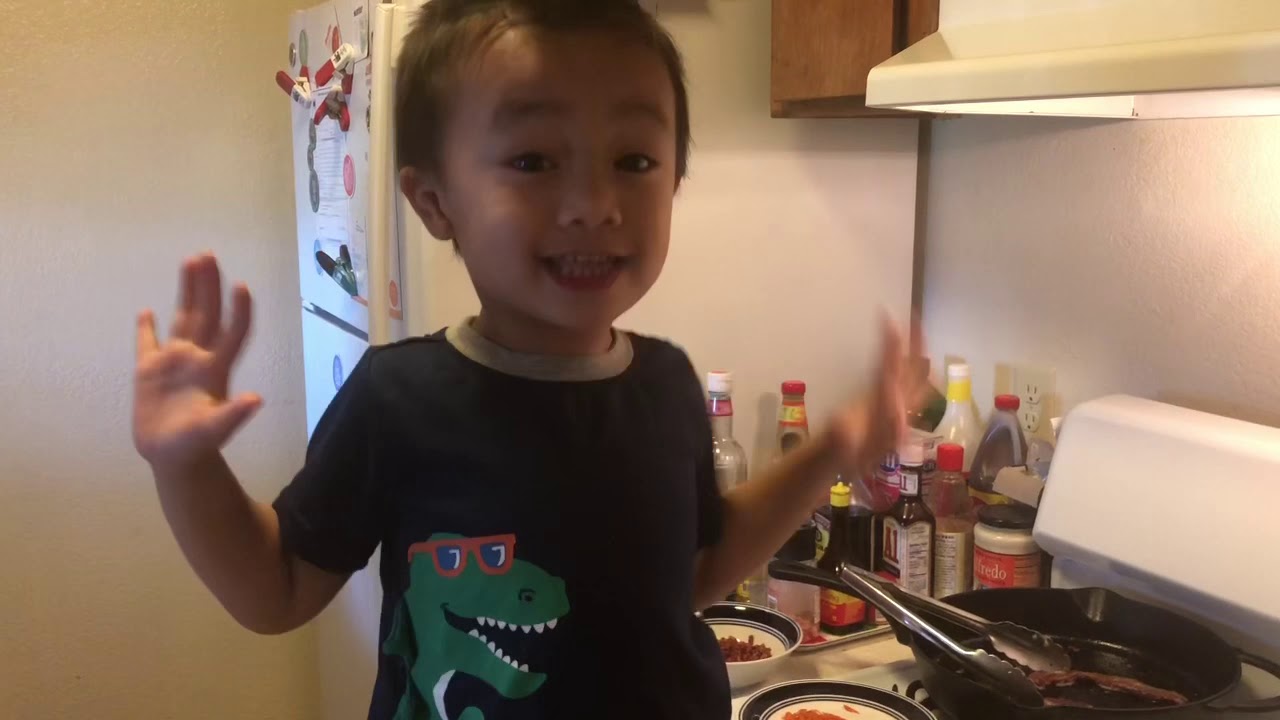 Making macaroni & Cheese with Bacon& Carrot with Adam - YouTube