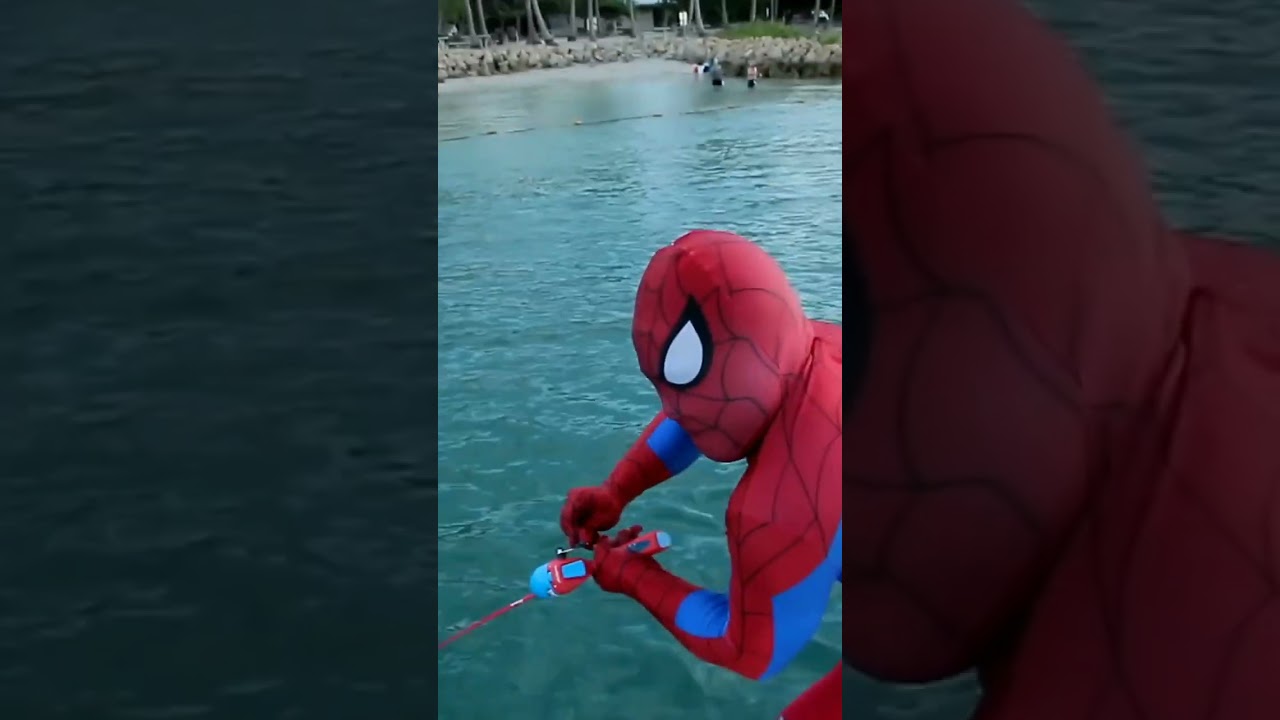 SPIDERMAN CATCHES BIG FISH!!! #Shorts - YouTube