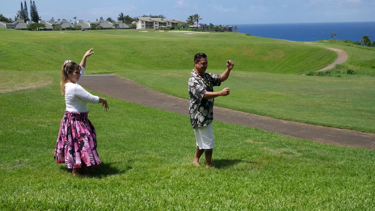 Couple's Hula - Holo Wa'apa - YouTube