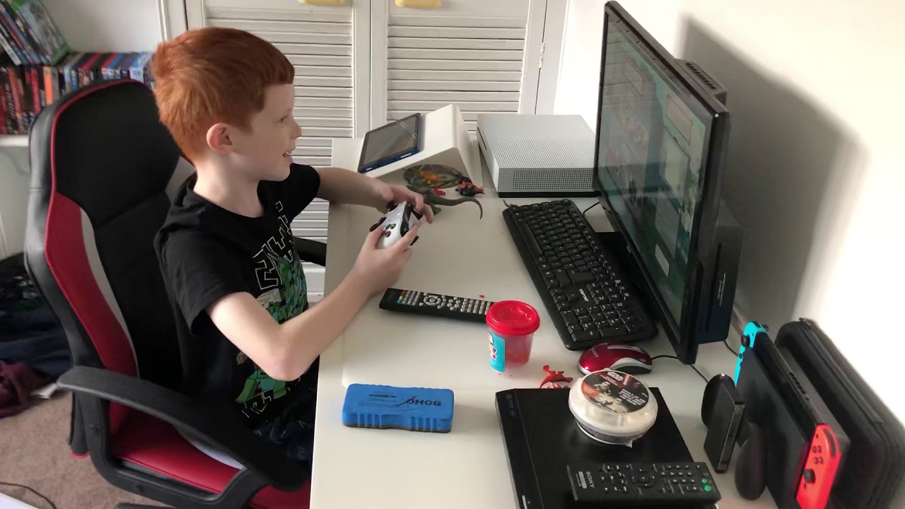 Reuben is a spinosaurus - Roblox ancient earth part 1 - YouTube