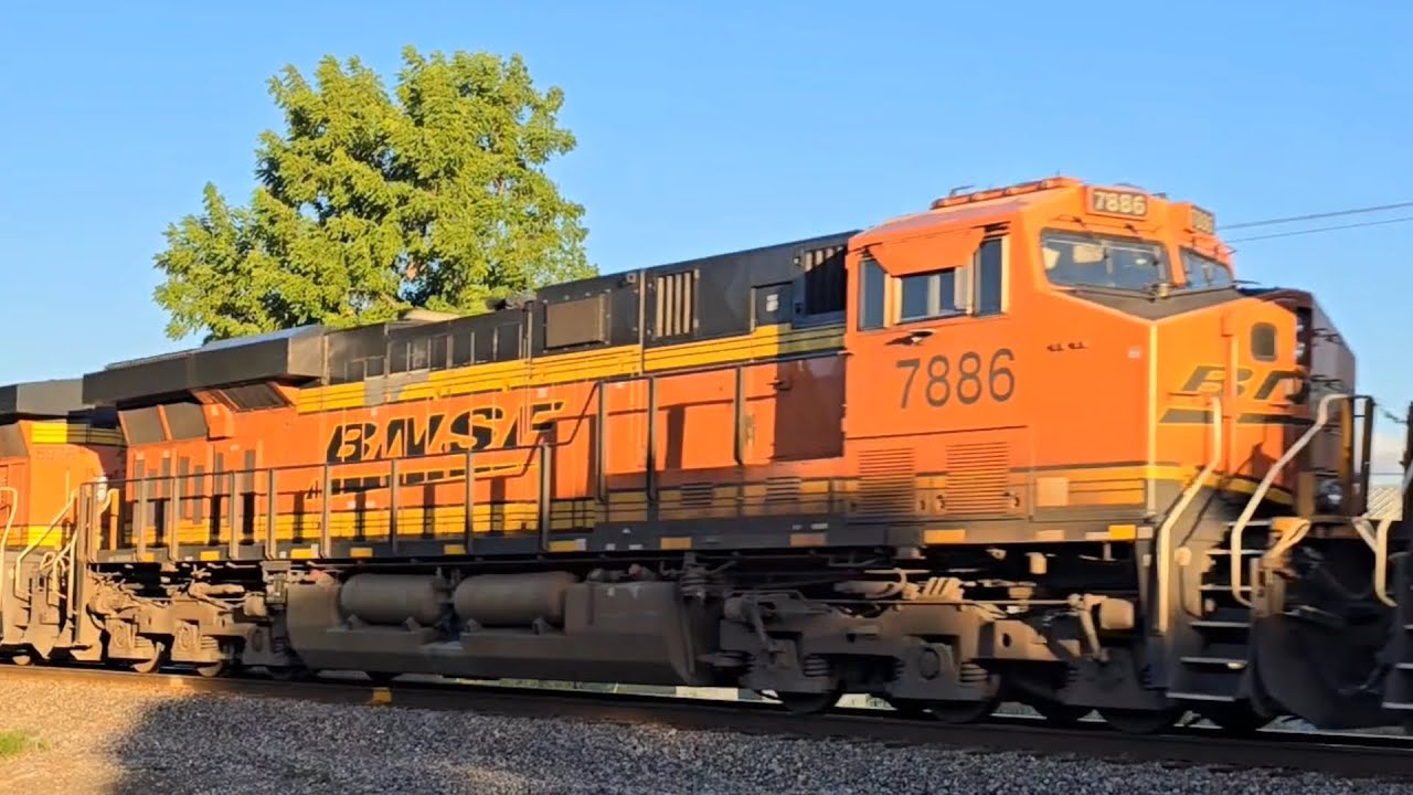 LONG BNSF CONTAINER FREIGHT TRAIN!! - YouTube