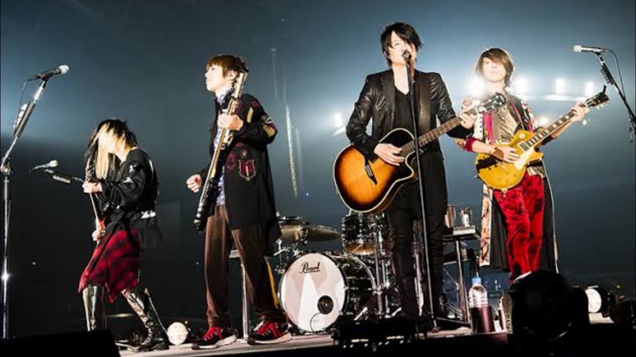 ENHYPEN・JAY、GLAYと一緒に「誘惑」歌唱しギタープレイ - YouTube