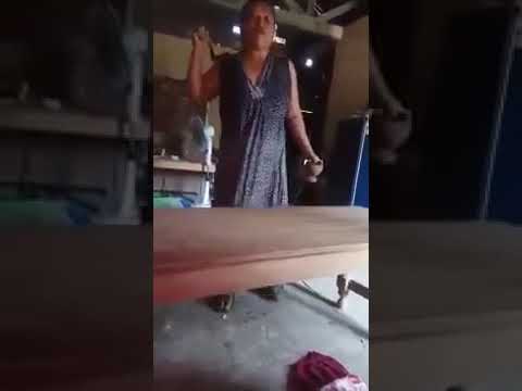 Viral nasabah bacok meja
