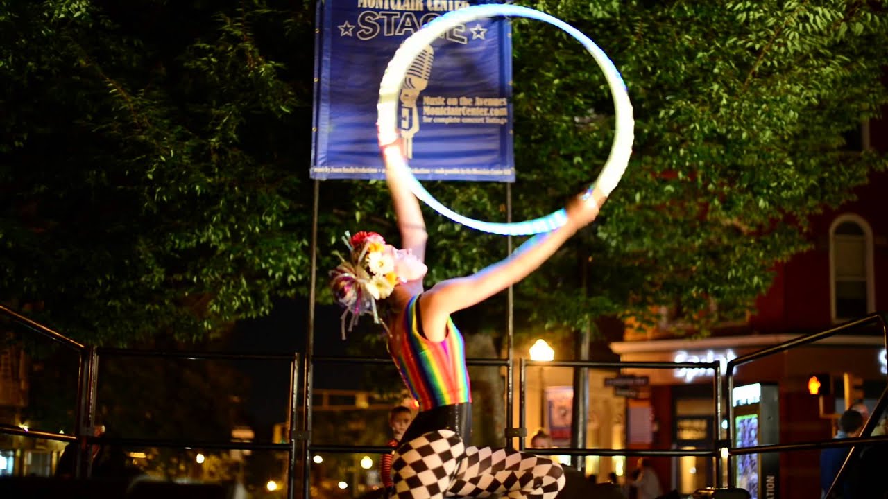 LED hula hoop performance - YouTube
