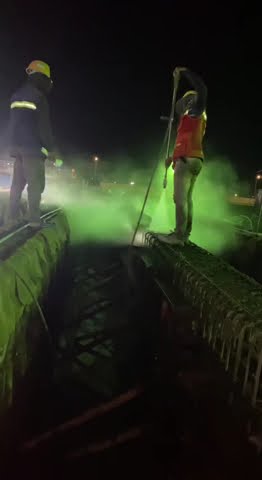 Spraying Water to Expose Aggregate on surface of concrete 💫💫#shorts ...