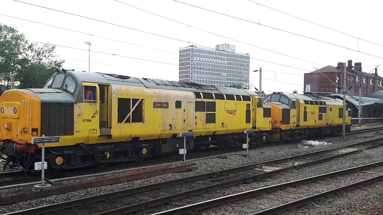 97304 and 97303 arrive and depart Crewe working 0Z97 derby R.T.C to ...