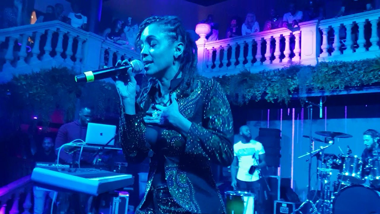 Phyllisia Ross live à Paris- Full Performance-HD - YouTube