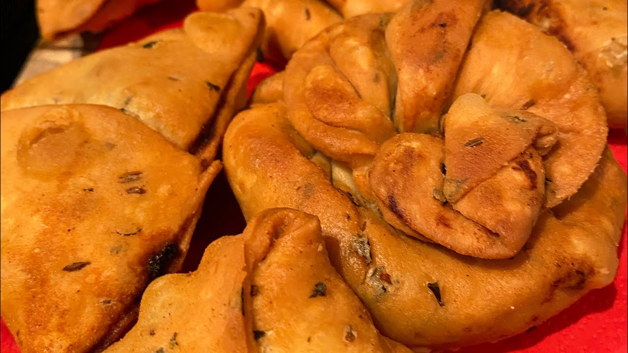 Delicious somosa recipe by pulwasha cooks - YouTube