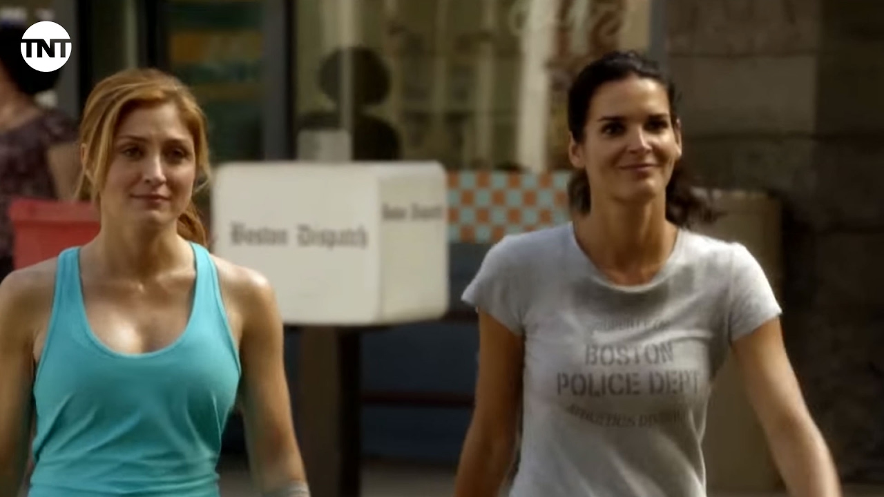 If You Can't Stand The Heat - Morning Jog | Rizzoli & Isles | TNT - YouTube