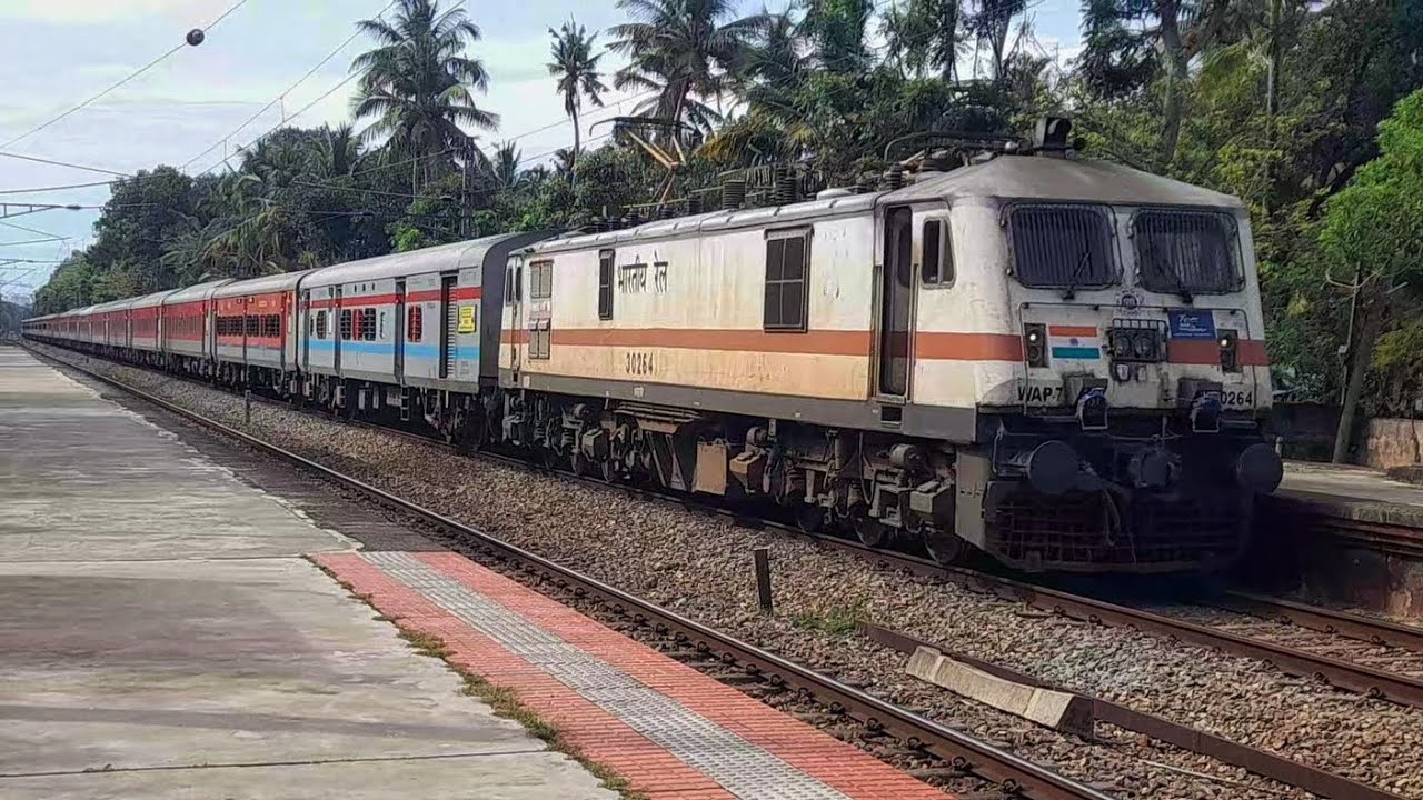 Empty Rake Of 16332 - 16331 TVC - CSMT - TVC Express Slowly Skips ...