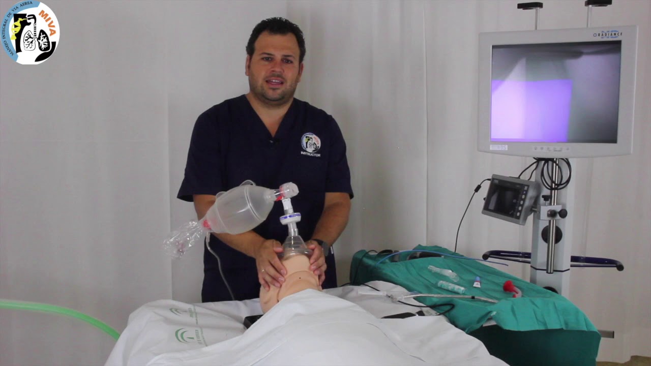Intubación con CMAC en COVID-19 - YouTube