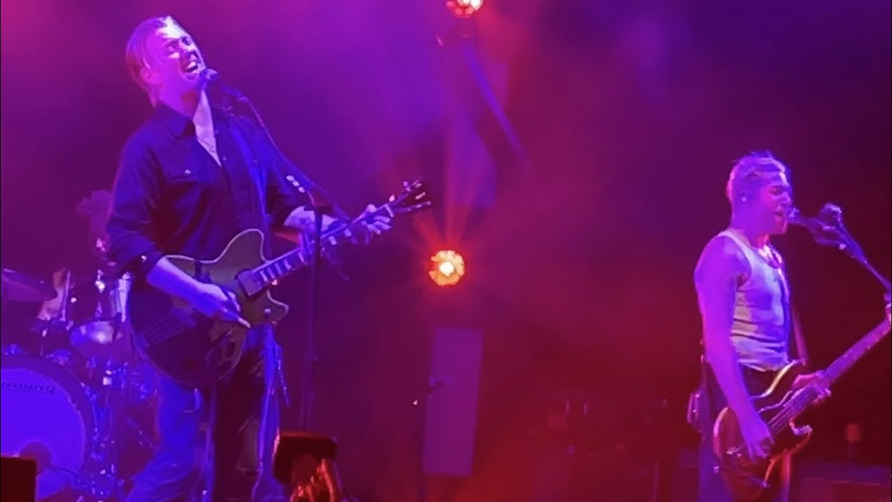 Queens of the Stone Age - Long Slow Goodbye - Manchester Arena, England ...