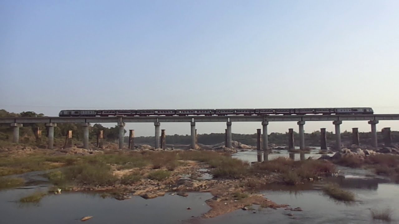 Gondia - Katangi DEMU Beautifully Passing Over From Wainganga River ...