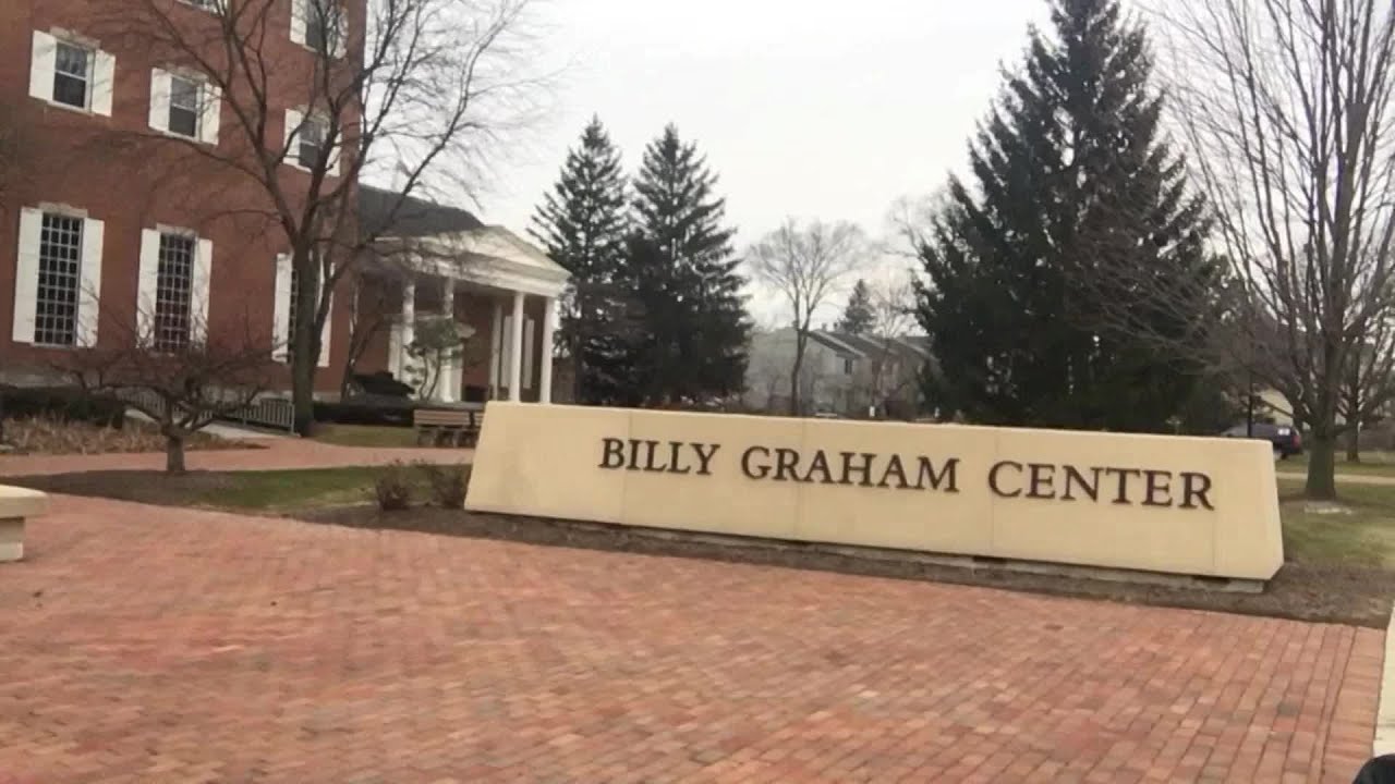 Wheaton College Mourns The Passage Of Alum Rev. Billy Graham - YouTube