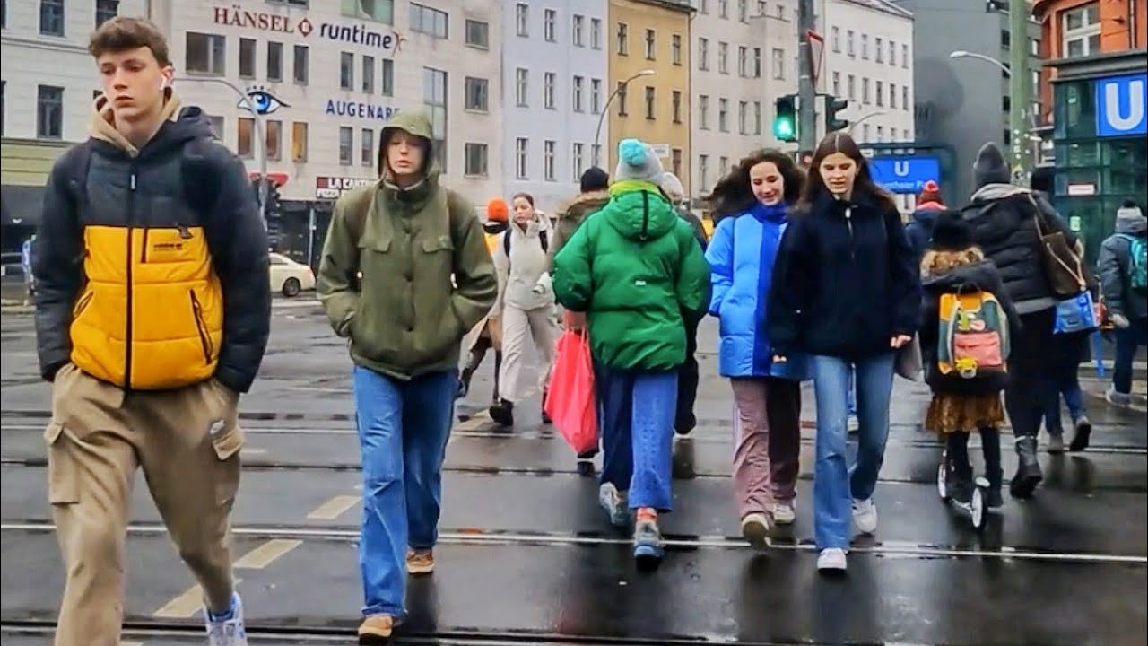 Walk in Berlin Torstraße. Free walking tours in Berlin. Tour of West ...