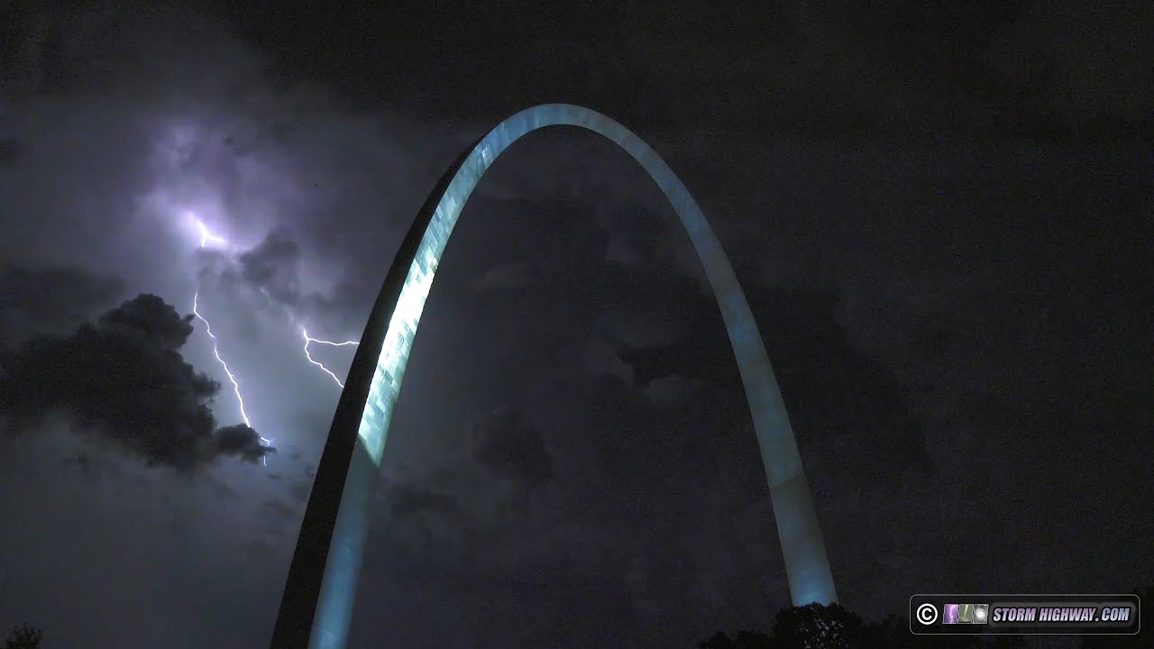 Nonstop lightning behind the St. Louis Arch - YouTube