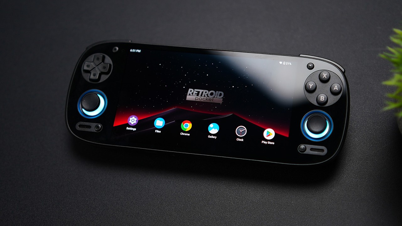 Retroid Pocket 5 Hands On First Look! Snapdragon, AMOLED Worth it ...