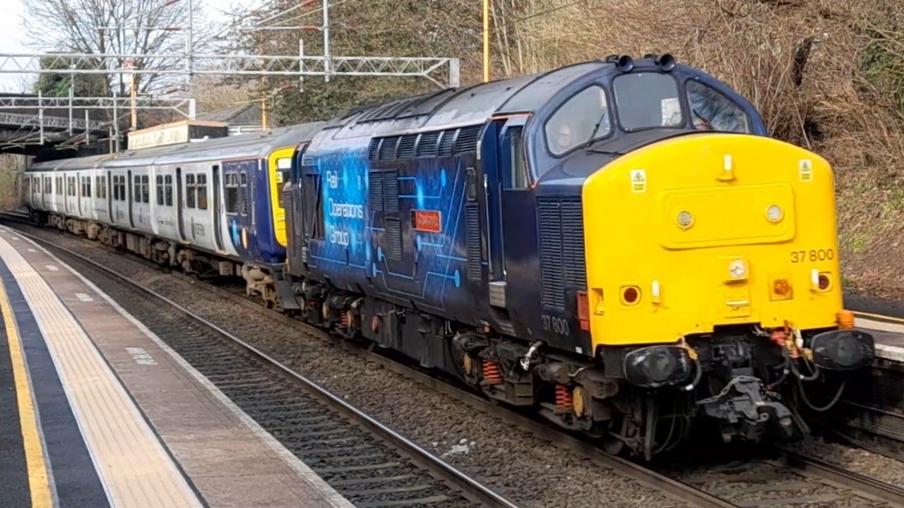Trains at Hamstead (ft - Class 319 scrap move) | 07/02/24 - YouTube